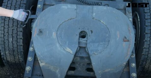 How Does a Fifth Wheel Work on a Semi? | JOST International
